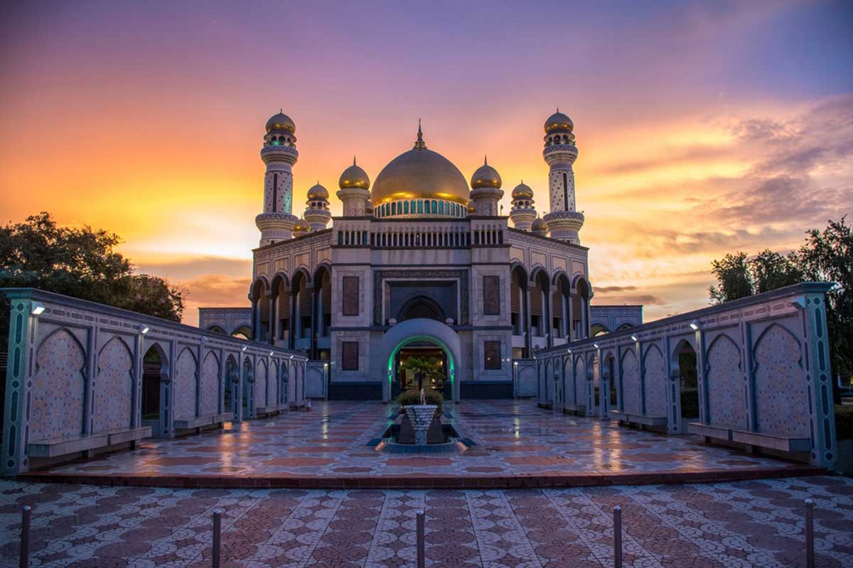 Borneo Honeymoon Guide: Best Hotels & Destinations – The Honeymoon Edit